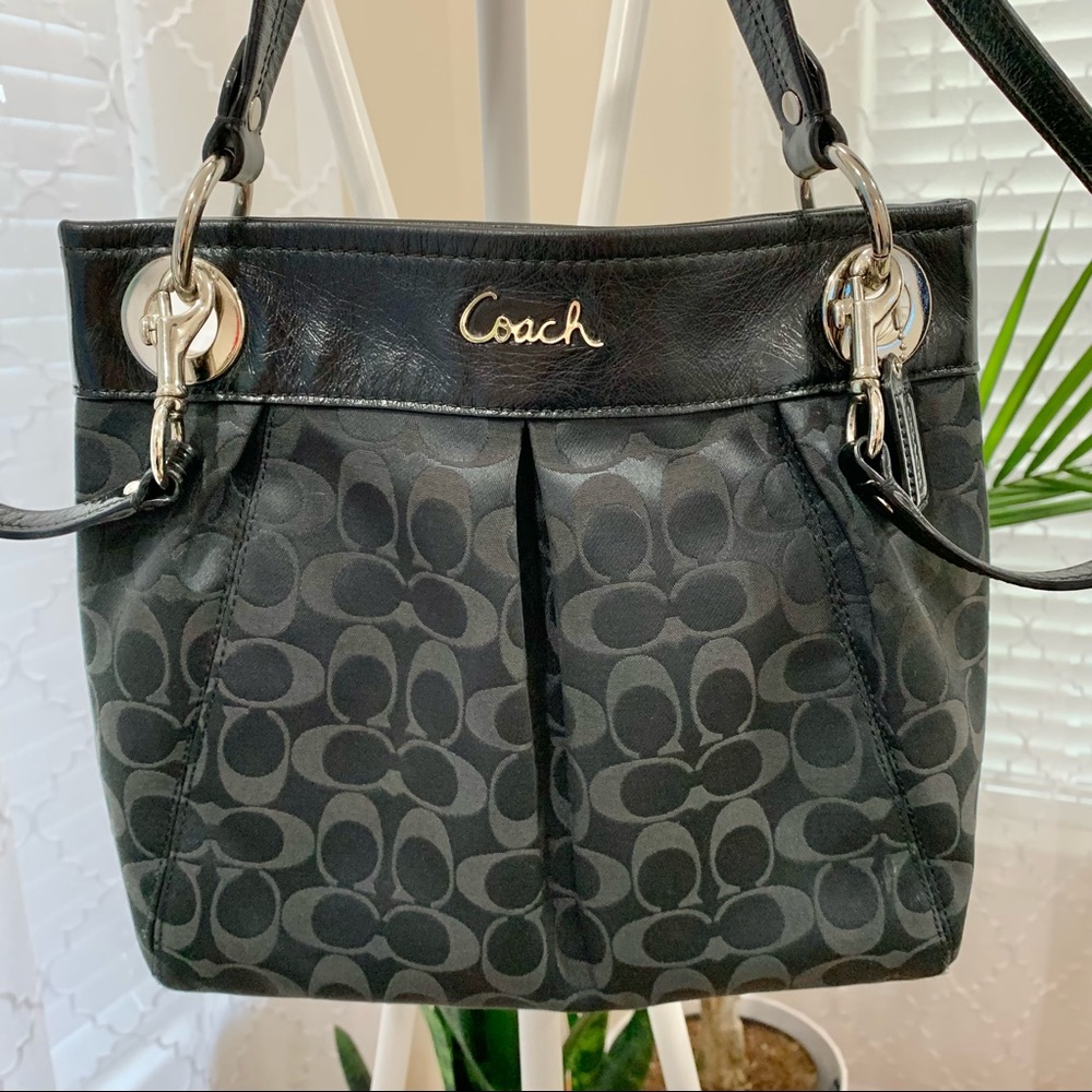 Coach Ashley Hippie Crossbody In Signature Sateen (Bl… - Gem